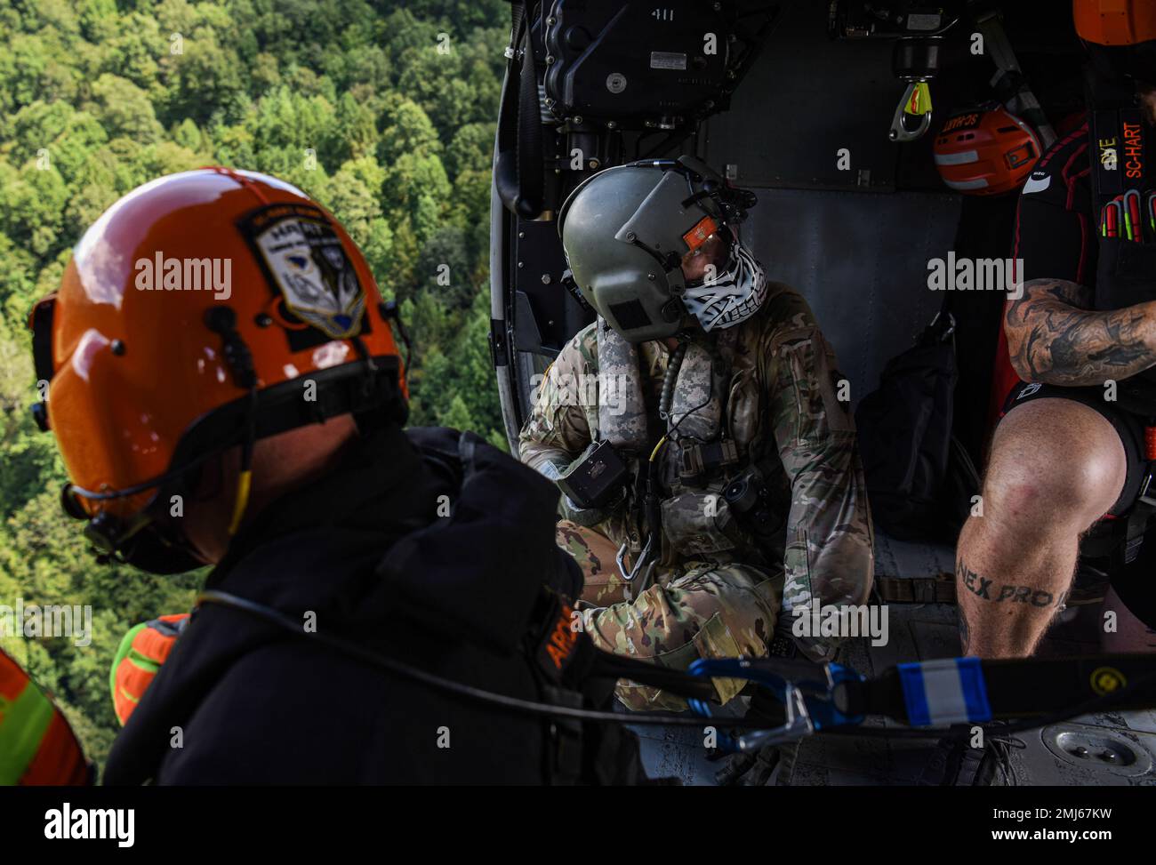 U.S. Army National Guard Soldiers and first responders-rescuers with ...