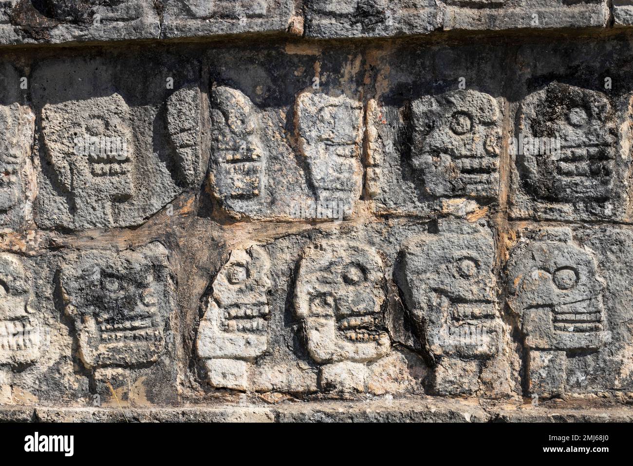 El Tzompantli, Wall of Skulls, stone carvings, Chichen Itza, Quintana ...