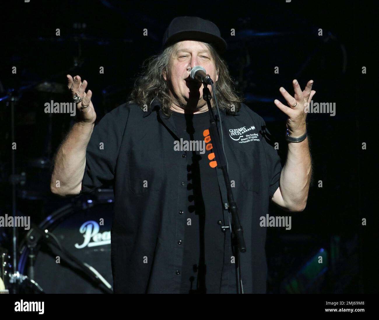 Kevn Kinney with Drivin N Cryin performs as the opener for Drive-By ...