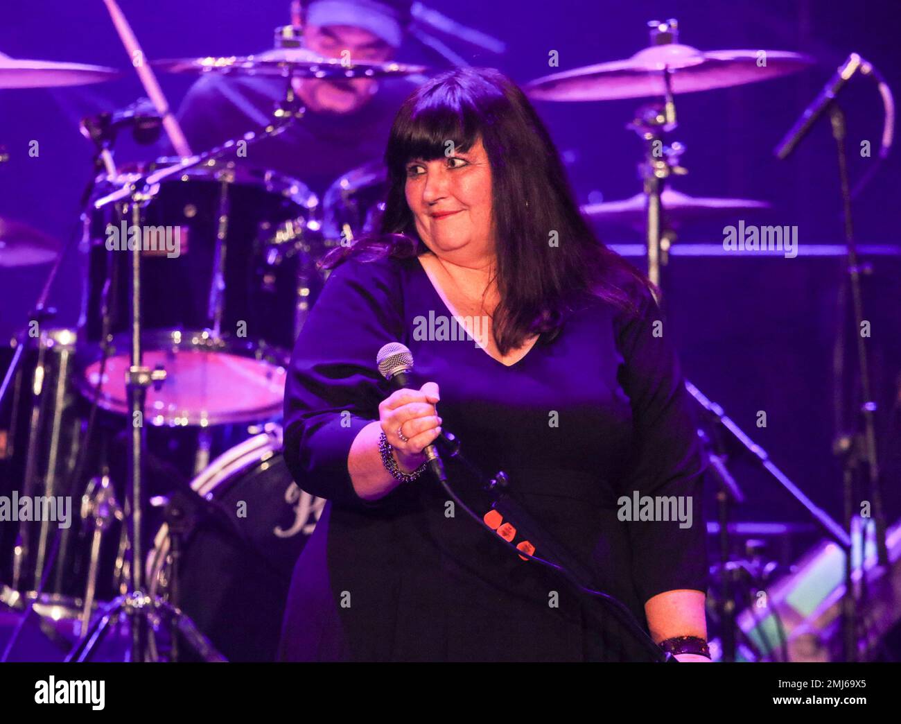 Vanessa Briscoe Hay of Pylon with R.E.M. performs as the opener for ...