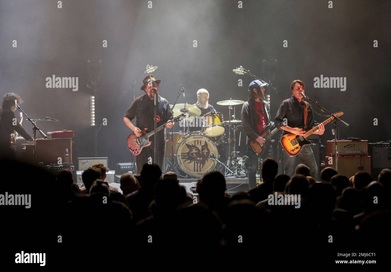 Patterson Hood, Mike Cooley, Brad Morgan, Jay Gonzalez and Matt Patton ...