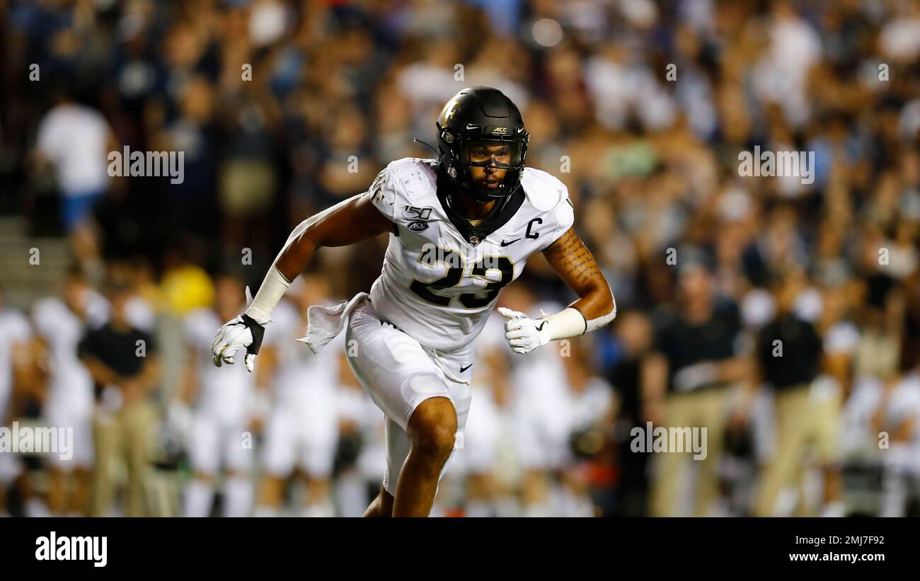 Wake Forest linebacker Justin Strnad (23) runs toward the play during ...