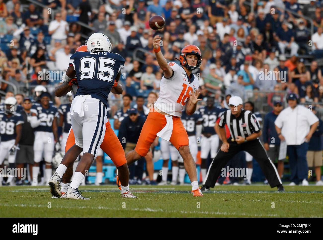 Illinois quarterback Brandon Peters (18) throws during the second half ...