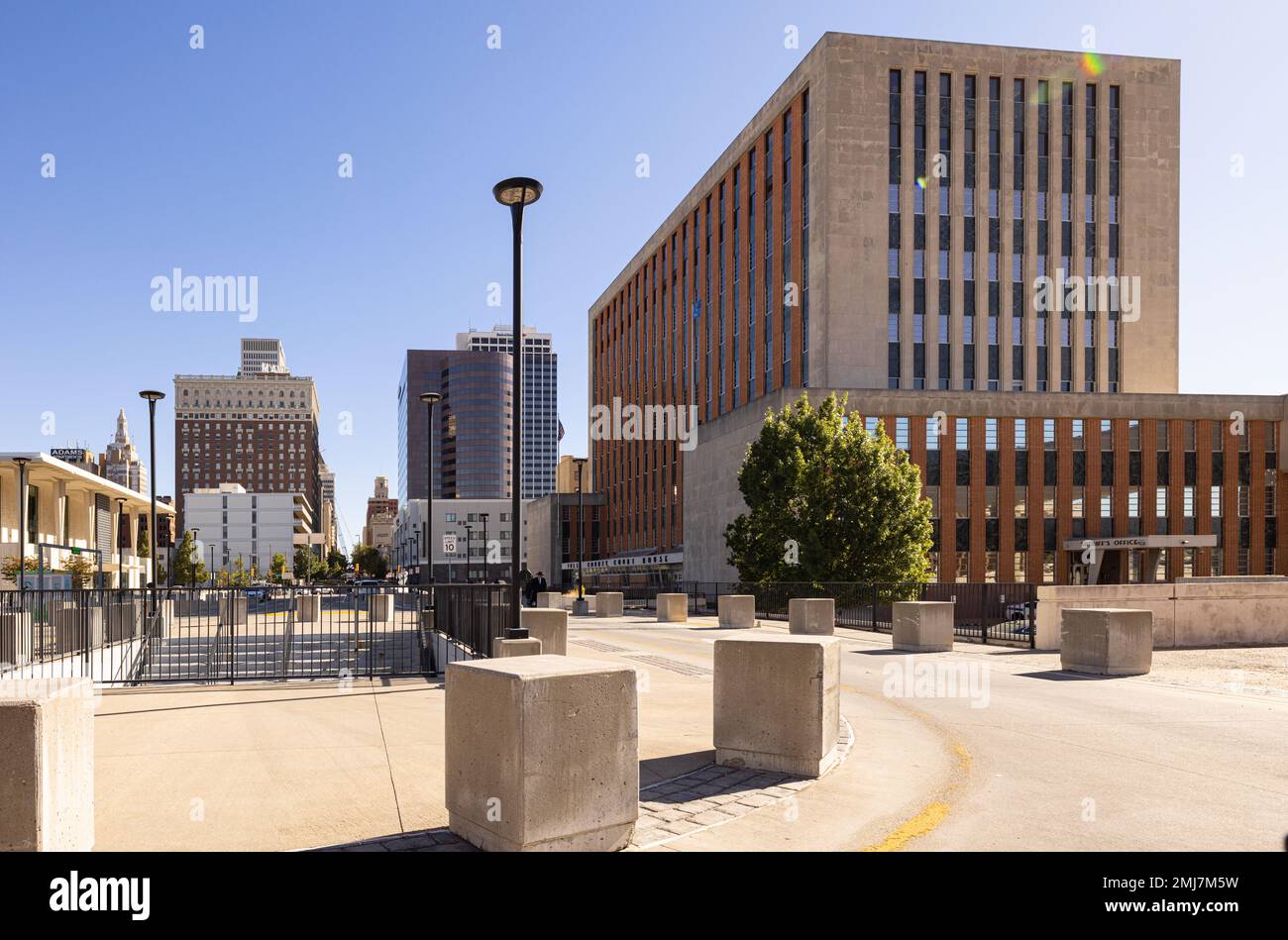 Tulsa county courthouse hi-res stock photography and images - Alamy