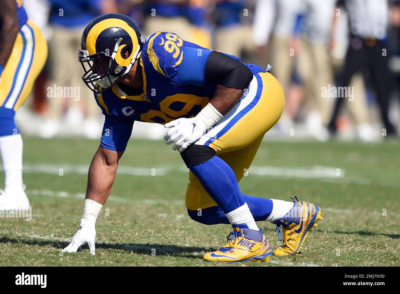 Los Angeles Rams defensive tackle Aaron Donald (99) lines up against ...