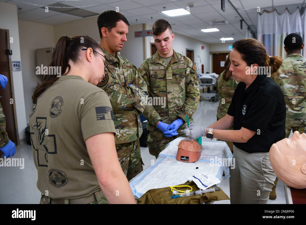An instructor from U.S. Army Garrison Bavaria trains 31st Medical Group ...