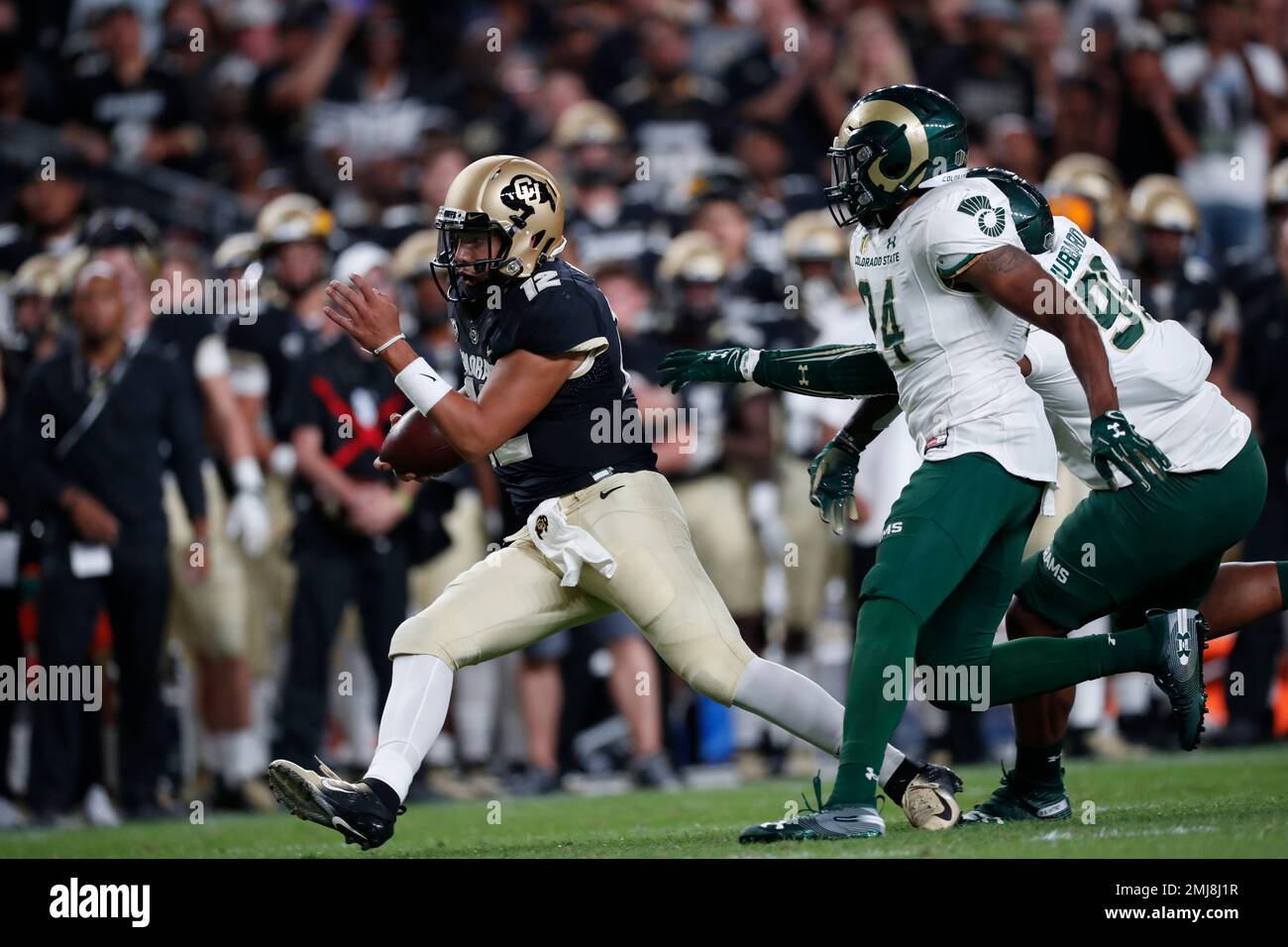 Colorado Buffaloes quarterback Steven Montez (12) in the first quarter ...