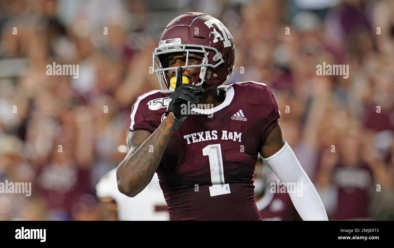 Texas A&M's Quartney Davis (1) celebrates after a touchdown against ...