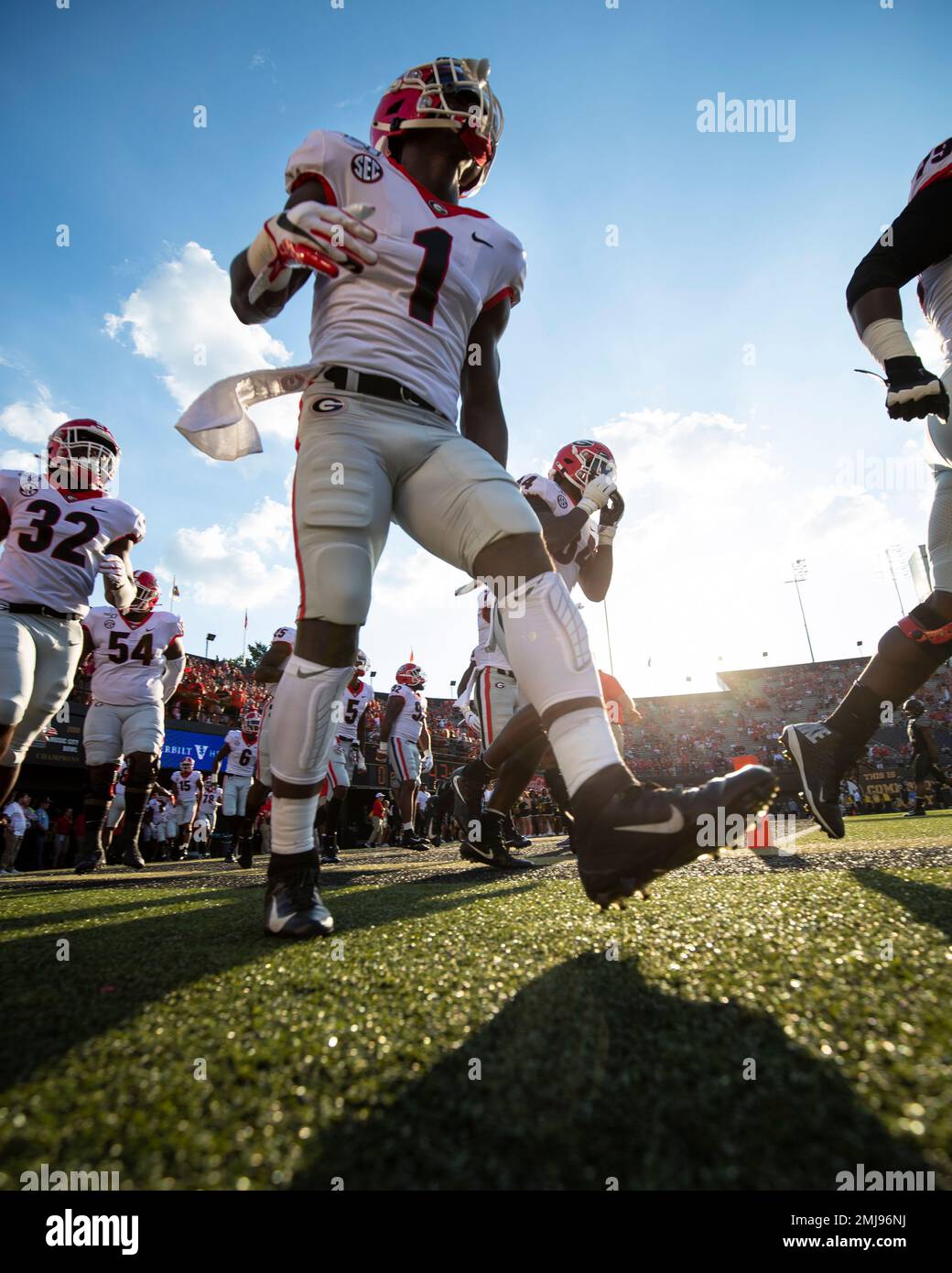 Georgia Bulldogs wide receiver George Pickens (1) runs onto the field before the game against ...