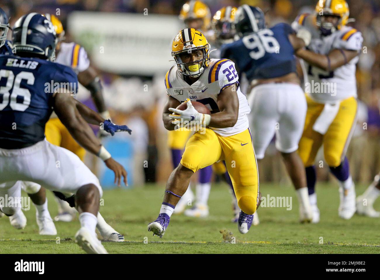 LSU Tigers running back Clyde Edwards-Helaire (22) carries in the ...