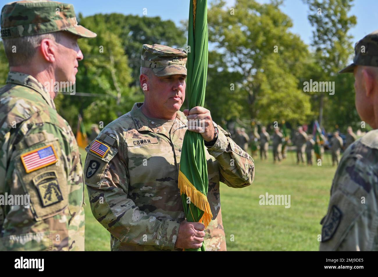200th military police command hi-res stock photography and images - Alamy