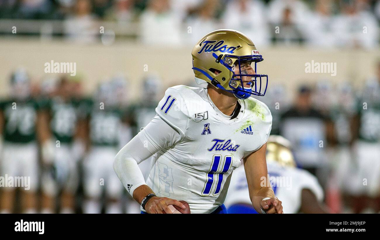 Tulsa quarterback Zach Smith (11) looks to throw a pass during the ...