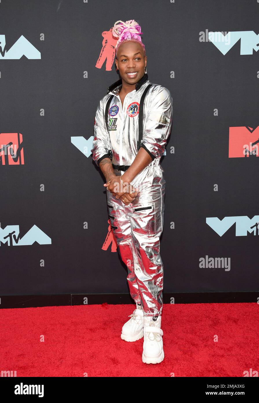 Todrick Hall arrives at the MTV Video Music Awards at the Prudential ...