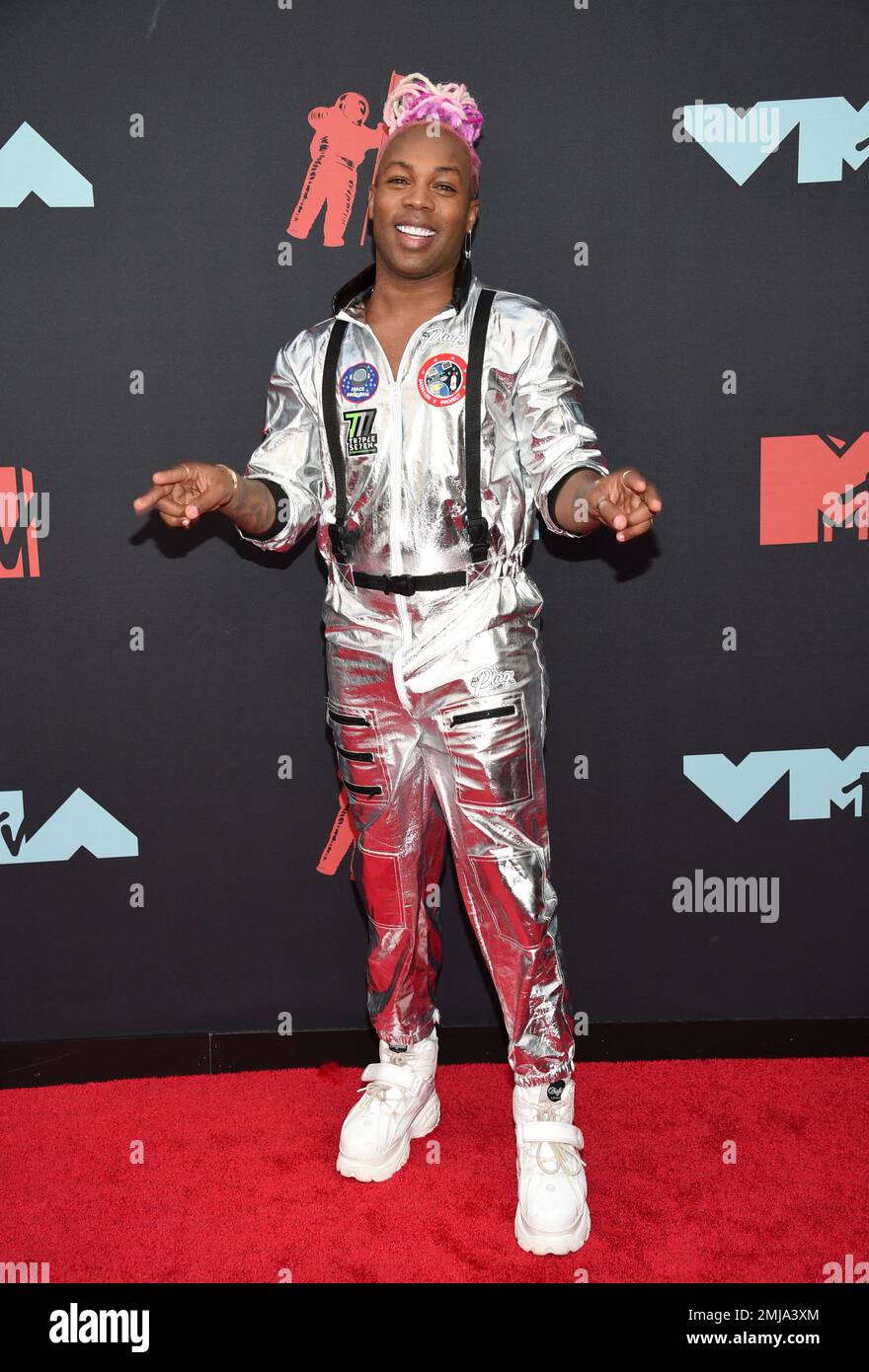 Todrick Hall arrives at the MTV Video Music Awards at the Prudential ...