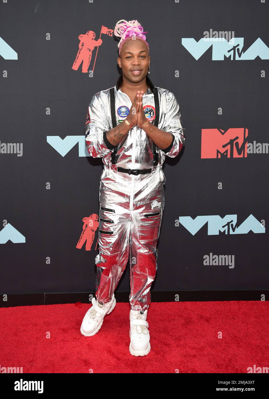 Todrick Hall arrives at the MTV Video Music Awards at the Prudential ...