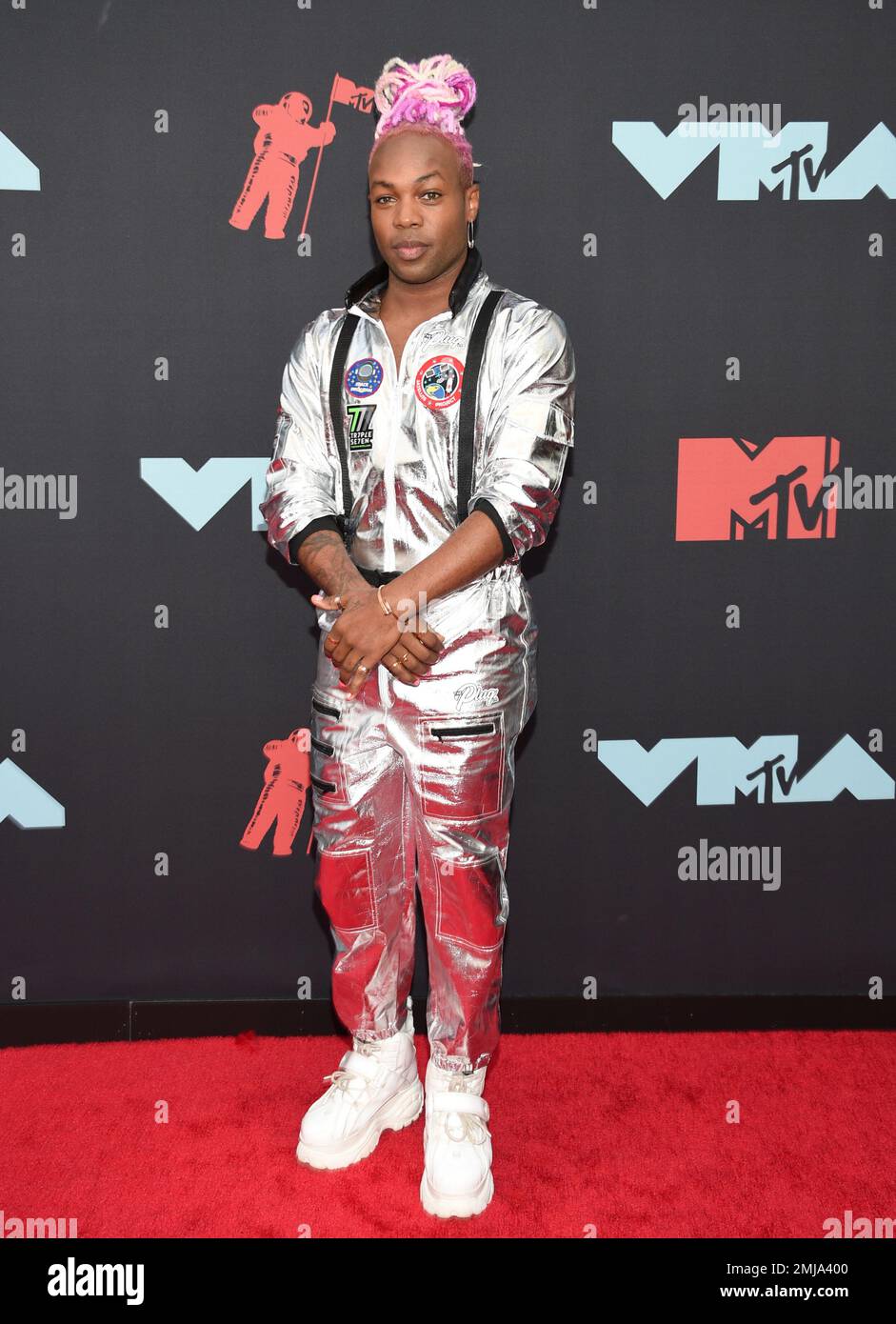 Todrick Hall arrives at the MTV Video Music Awards at the Prudential ...
