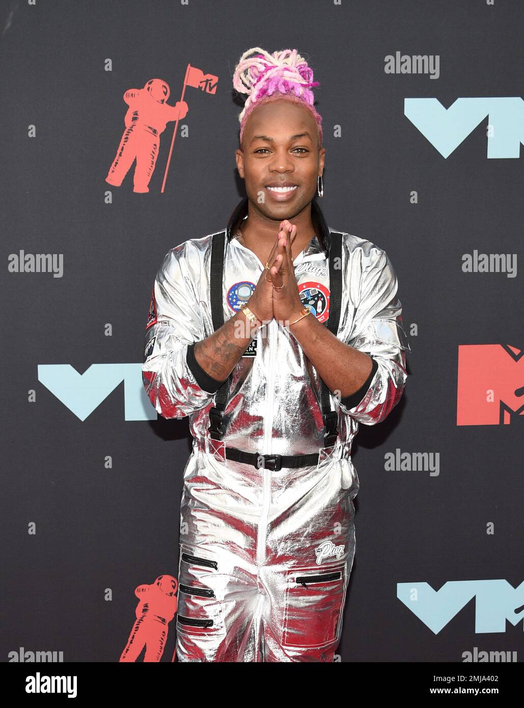Todrick Hall arrives at the MTV Video Music Awards at the Prudential ...