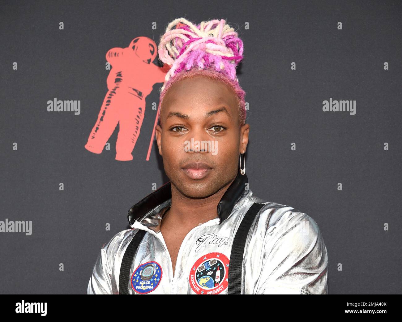 Todrick Hall arrives at the MTV Video Music Awards at the Prudential ...