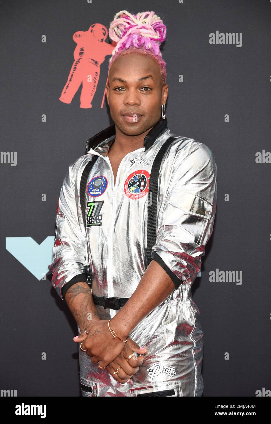 Todrick Hall arrives at the MTV Video Music Awards at the Prudential ...