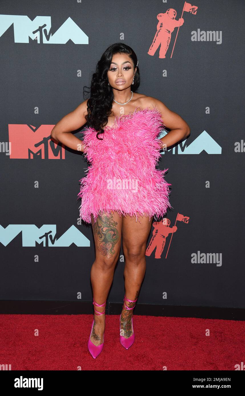 Model Blac Chyna arrives at the MTV Video Music Awards at the ...