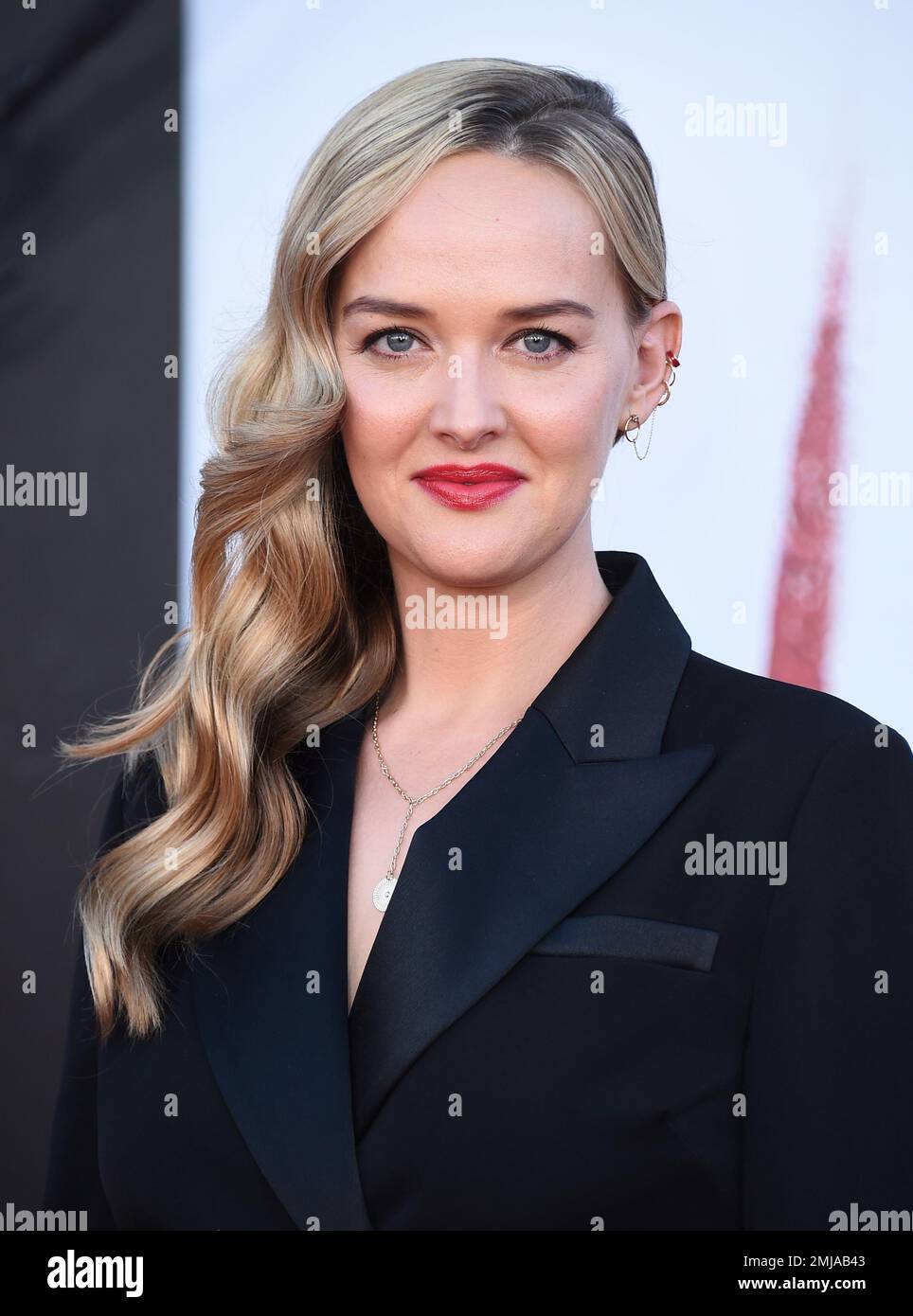 Jessica Weixler arrives at the Los Angeles premiere of "It: Chapter 2 ...