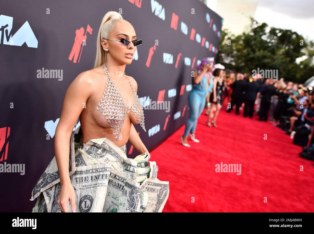 EDS NOTE: NUDITY - Veronica Vega arrives at the MTV Video Music Awards at the Prudential Center ...