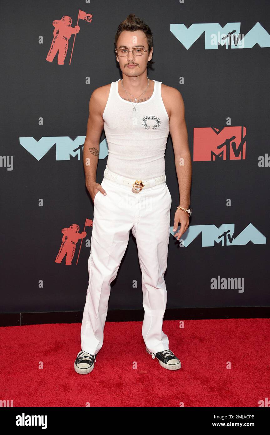Brandon Thomas Lee arrives at the MTV Video Music Awards at the ...