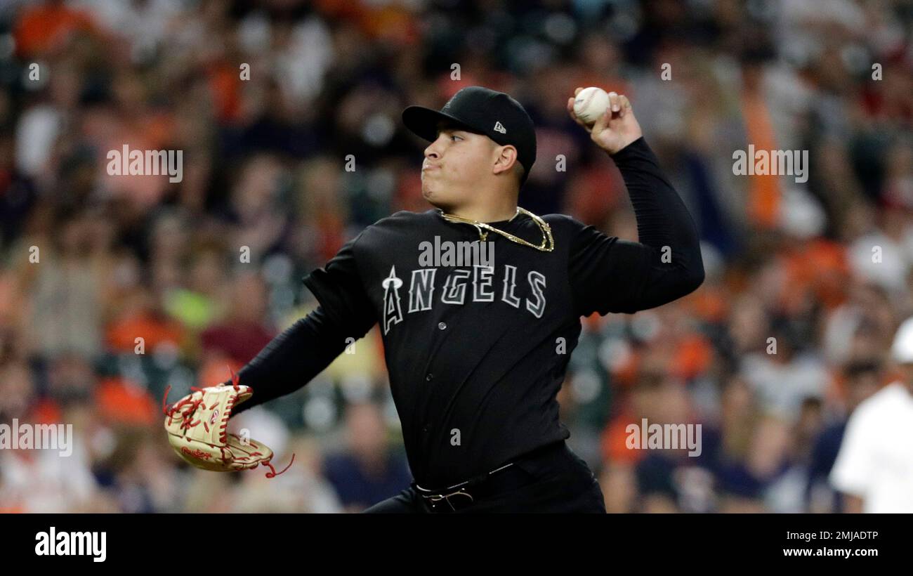 Los Angeles Angels starting pitcher Jose Suarez throws against the ...
