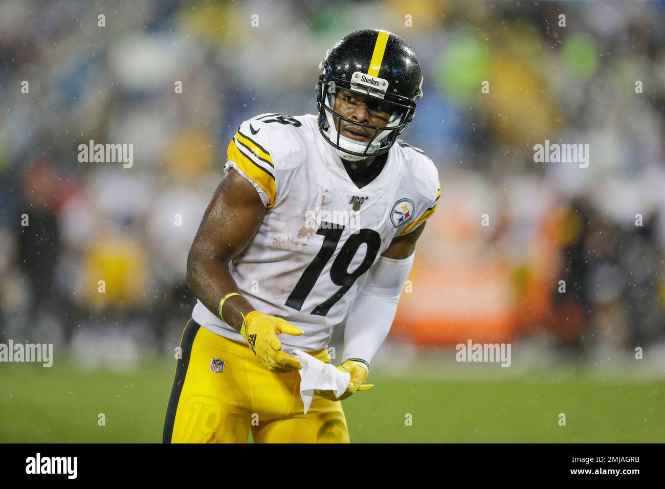 Pittsburgh Steelers wide receiver JuJu Smith-Schuster lines up against ...