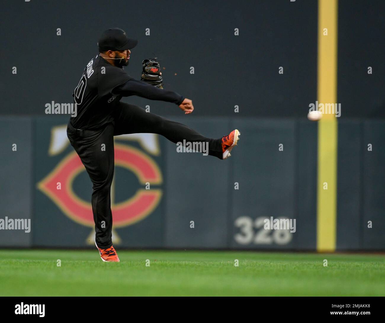 Detroit Tigers second base Ronny Rodriguez makes a throw to first for ...