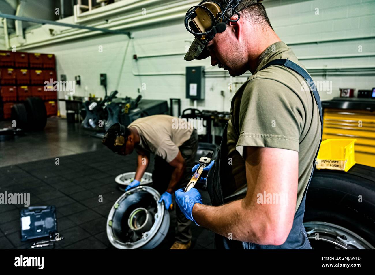 305 maintenance squadron hi-res stock photography and images - Alamy