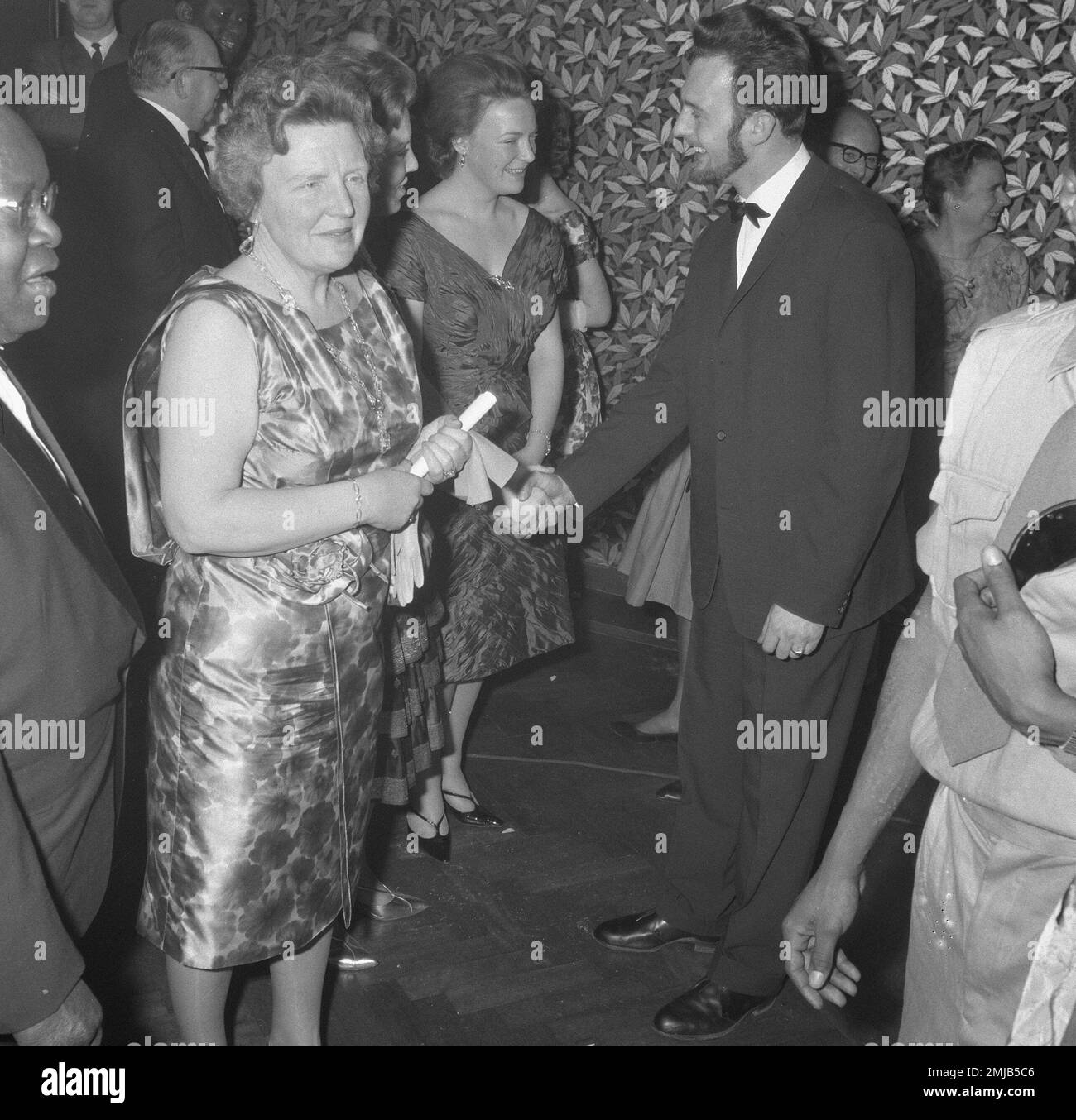 Netherland History: Queen Juliana and the princesses Beatrix and Irene ...