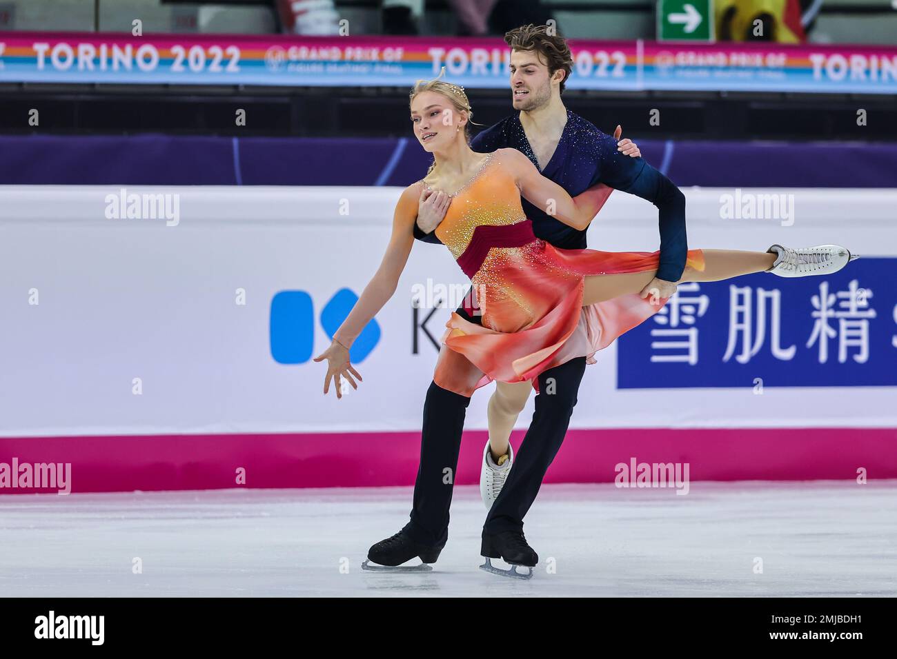 Phebe Bekker and James Hernandez of Great Britain competes during ISU ...