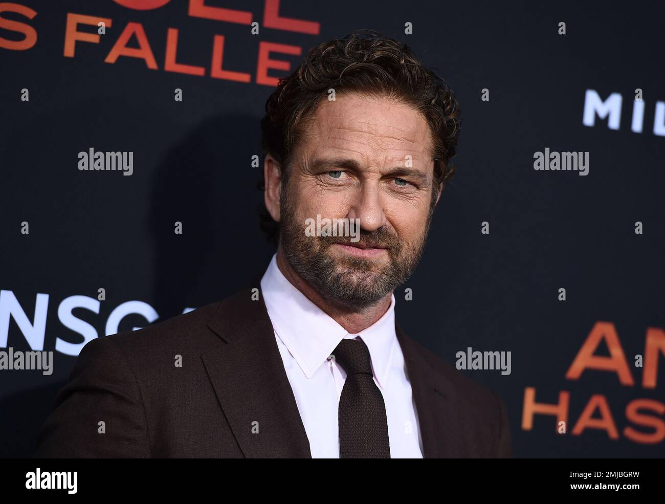 Gerard Butler arrives at the Los Angeles premiere of "Angel Has Fallen ...
