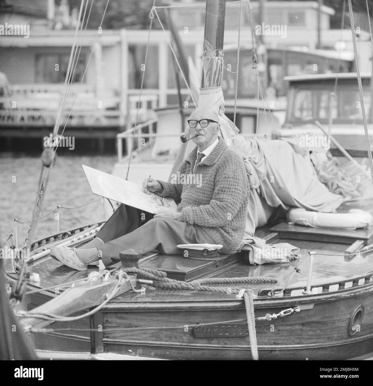 On a drawing pad Black and White Stock Photos & Images - Alamy