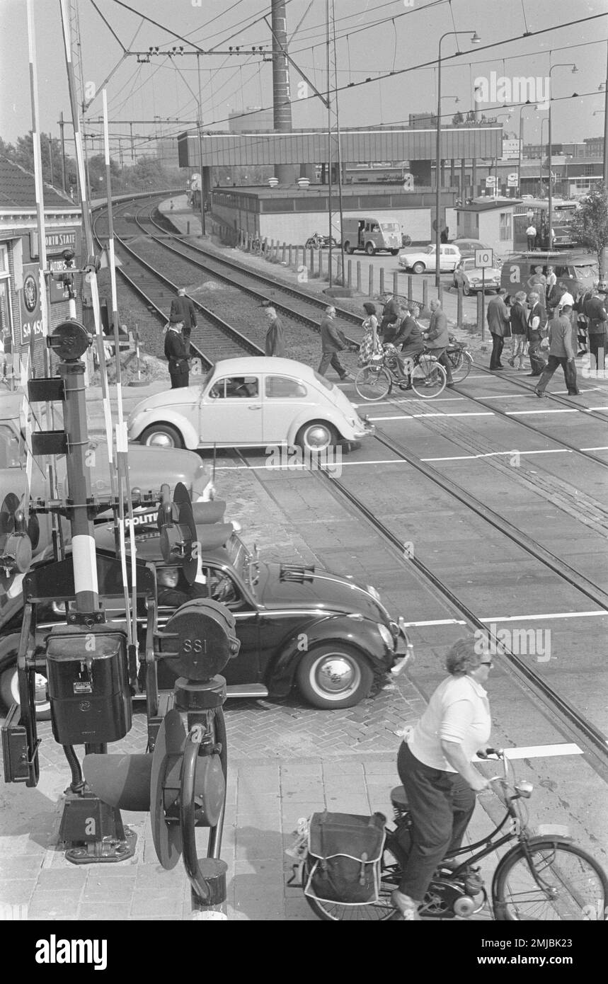 1960s railroad crossing hi-res stock photography and images - Alamy