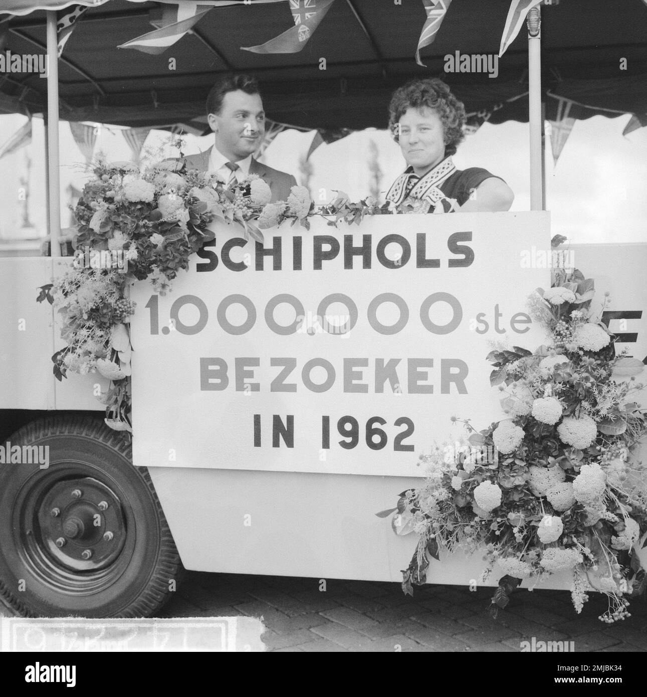 Netherlands History: 1,000,000th visitor at Schiphol; Date: August 21 ...