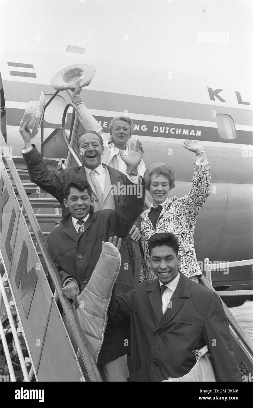 Netherlands History: Leaving for New Guinea. bottom to top Blue ...