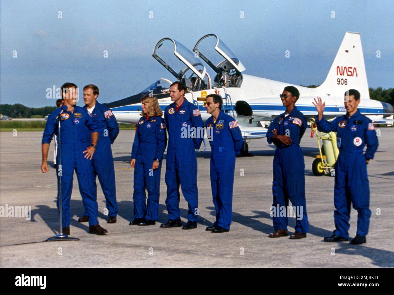STS 47 Commander Robert Gibson, front left, introduces the Space Shuttle Endeavour crew to the ...