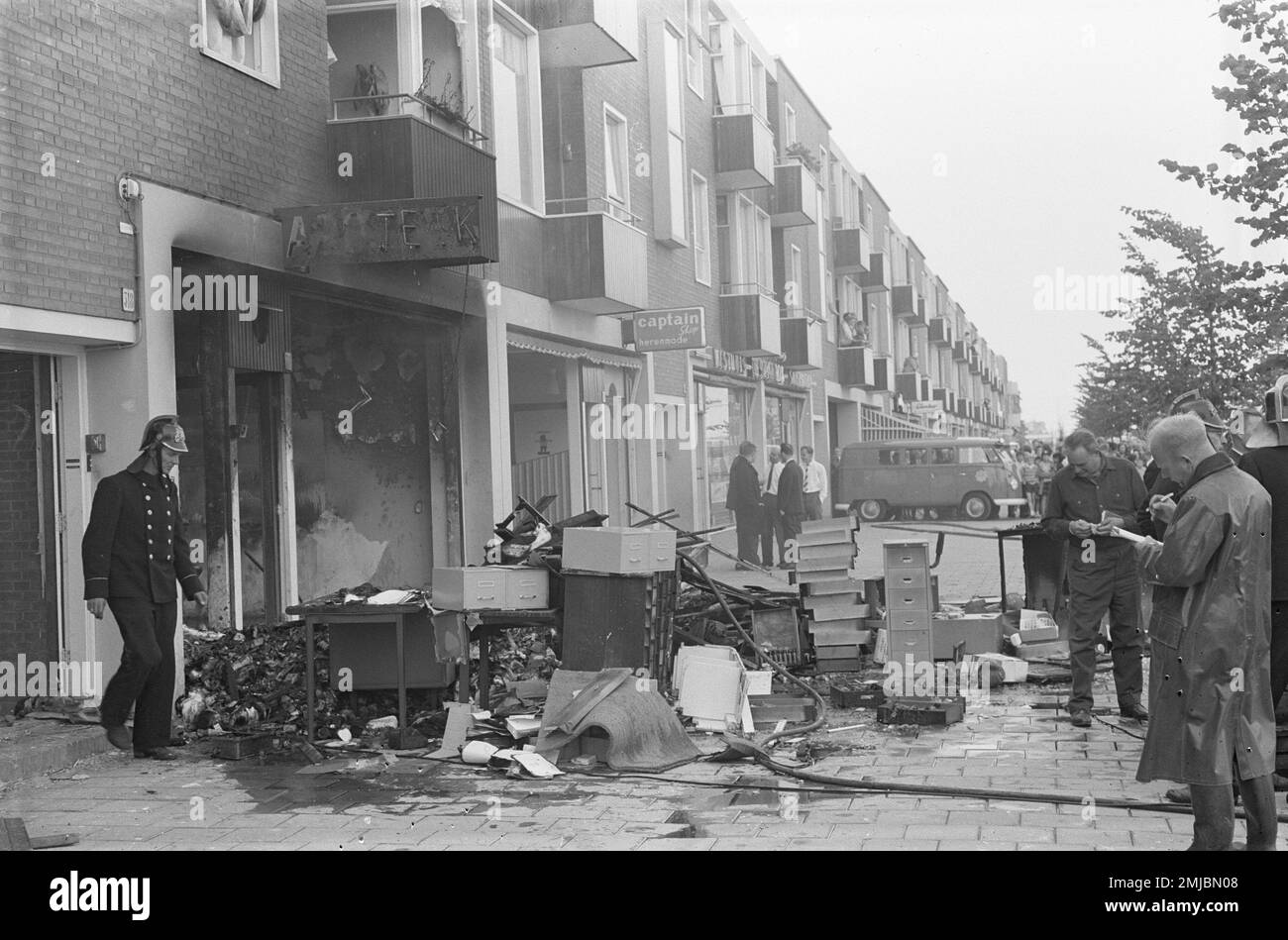 1962 explosion hi-res stock photography and images - Alamy