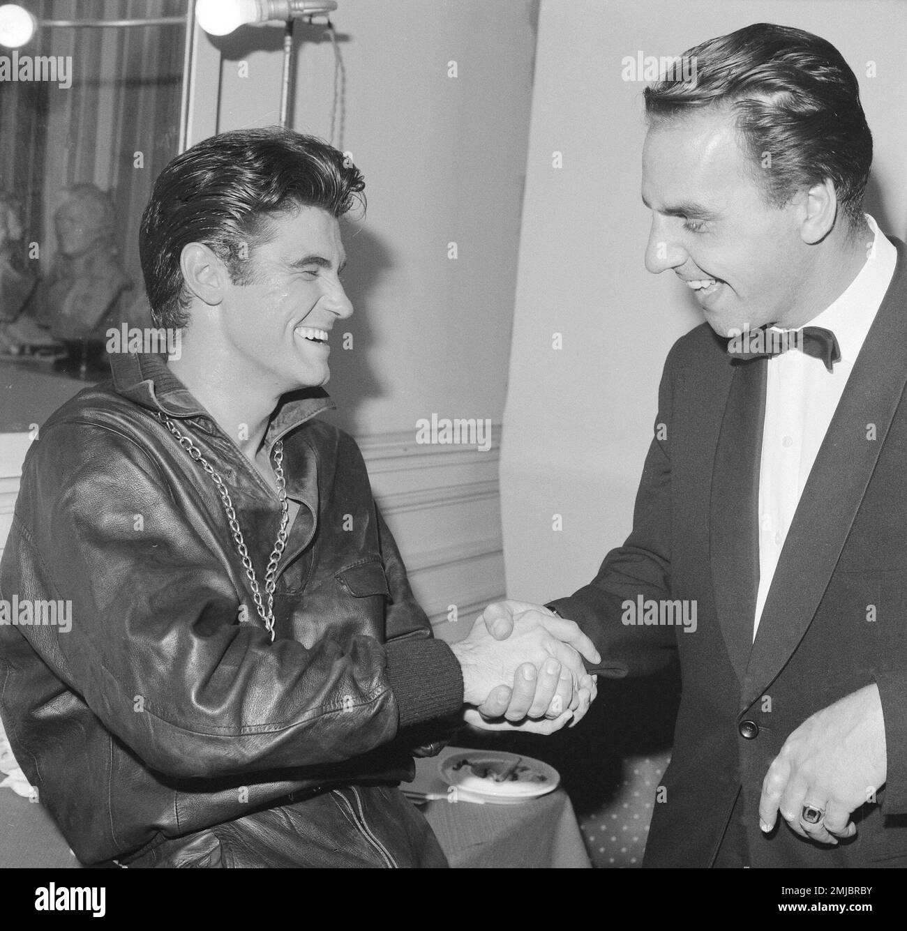 Netherlands History: Grand Gala du Disque, Willem Duys (right) with ...
