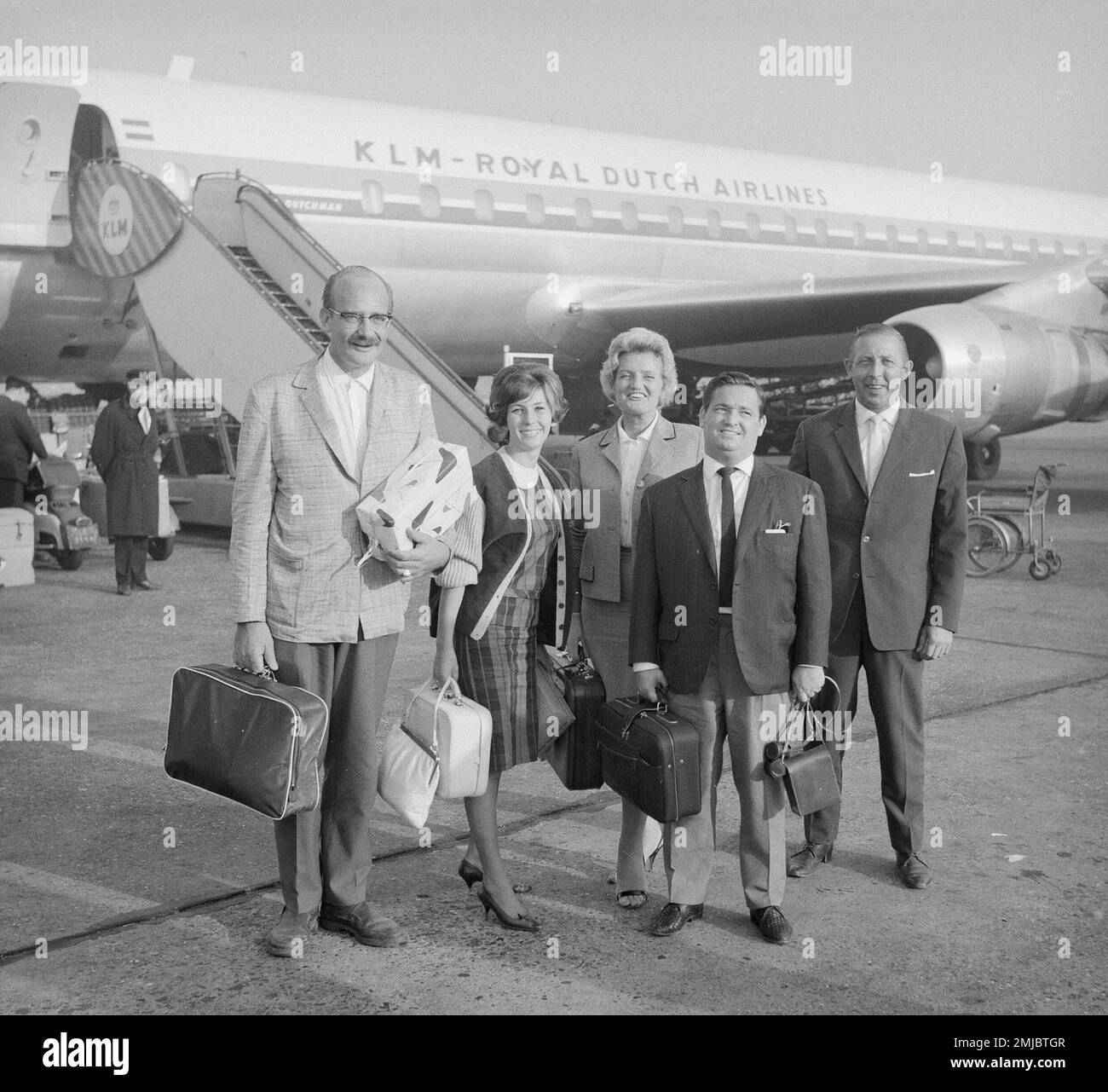 Netherlands History: Back from New Guinea, from left to right Jan Pruis ...
