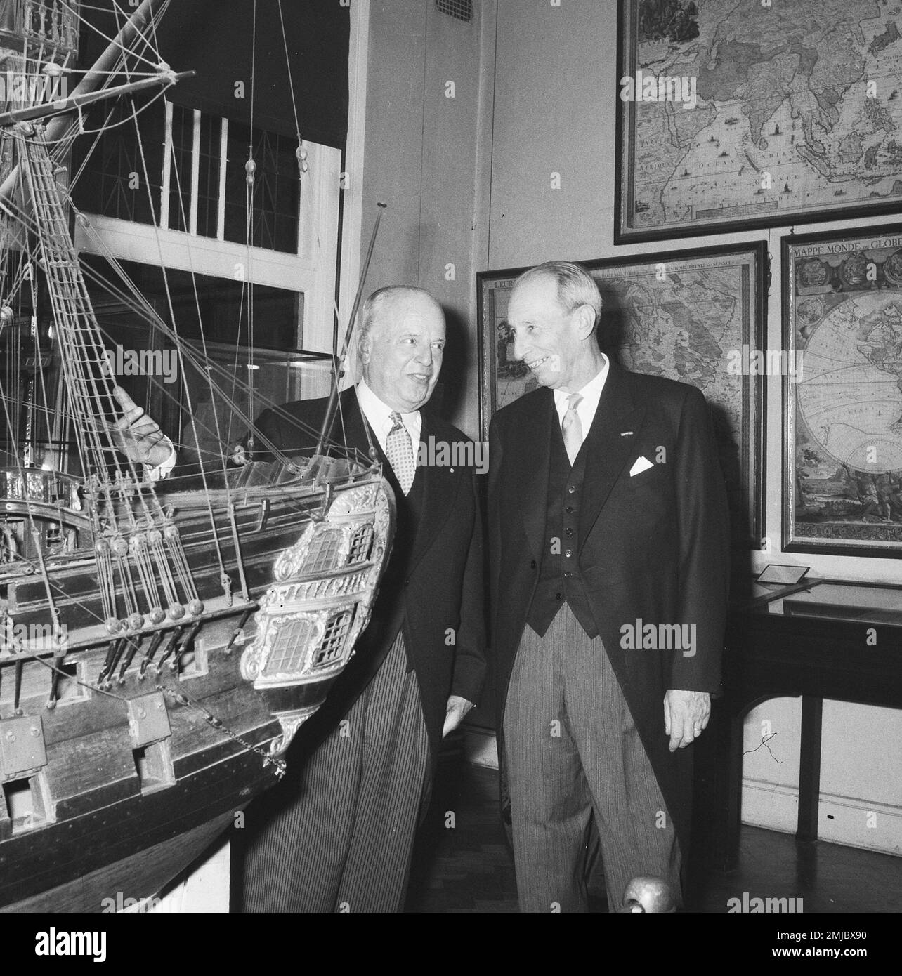 Dr e crone hi-res stock photography and images - Alamy