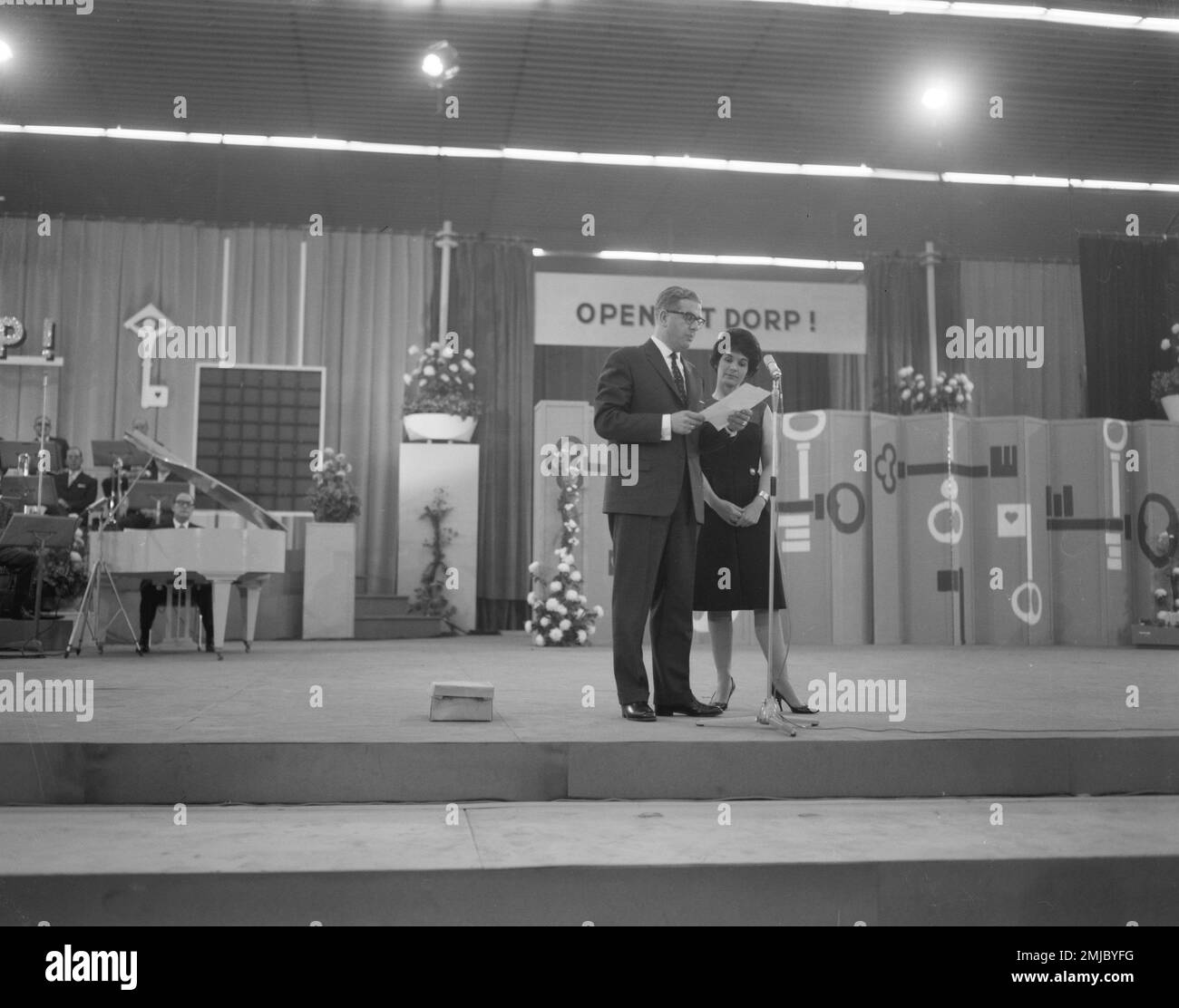 Netherlands History: [unknown man ] and Mies Bouwman; Date: November 26 ...