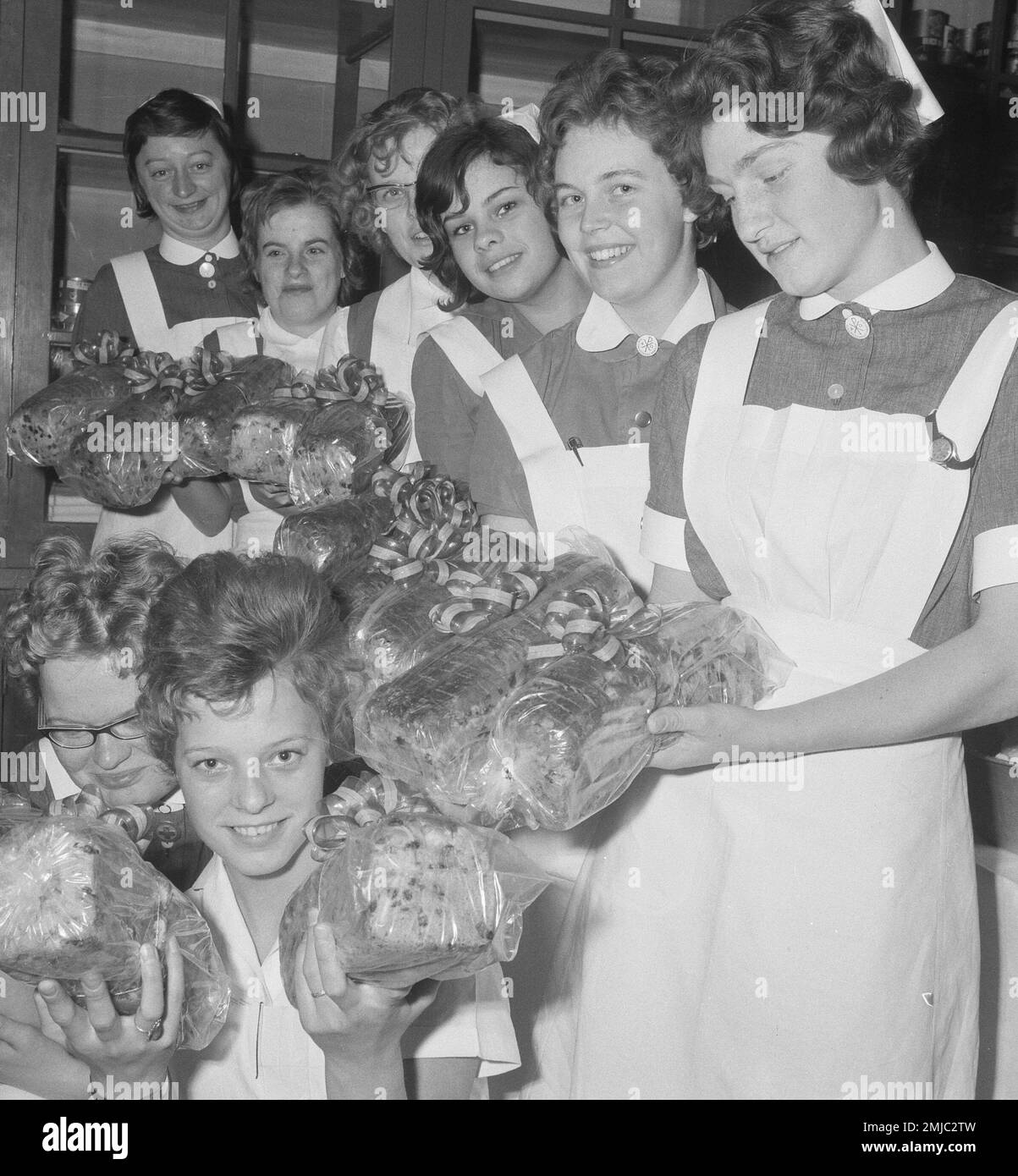 White bread 1960s hi-res stock photography and images - Alamy