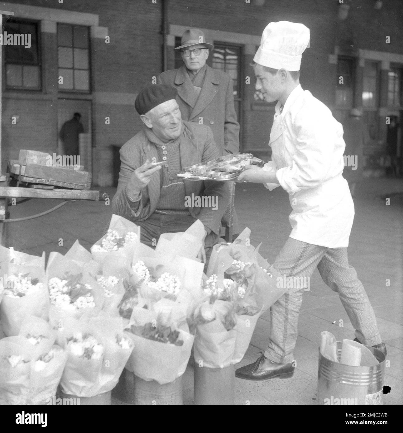White bread 1960s hi-res stock photography and images - Alamy