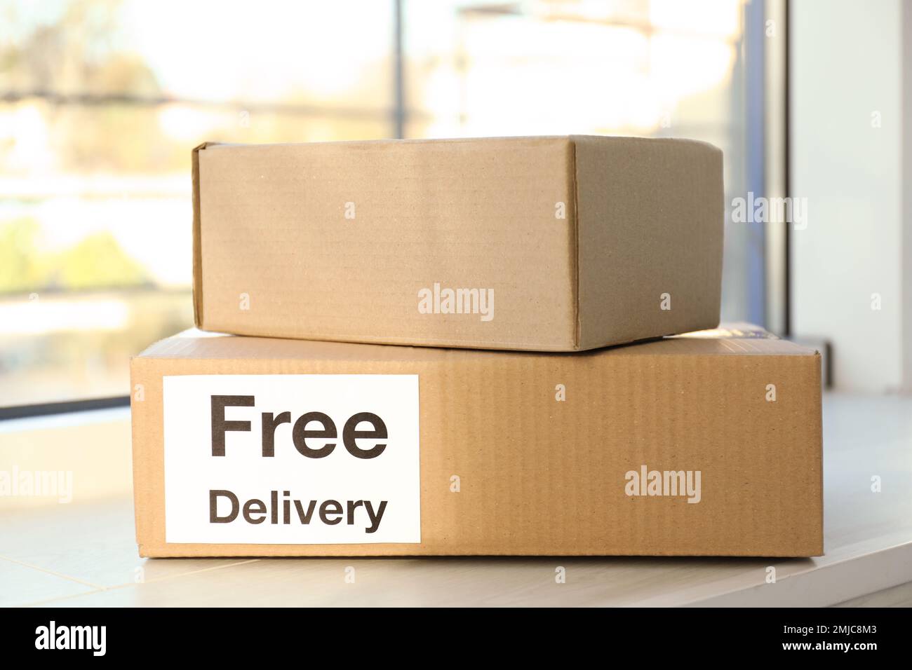 Shipping parcels courier on hi-res stock photography and images - Alamy
