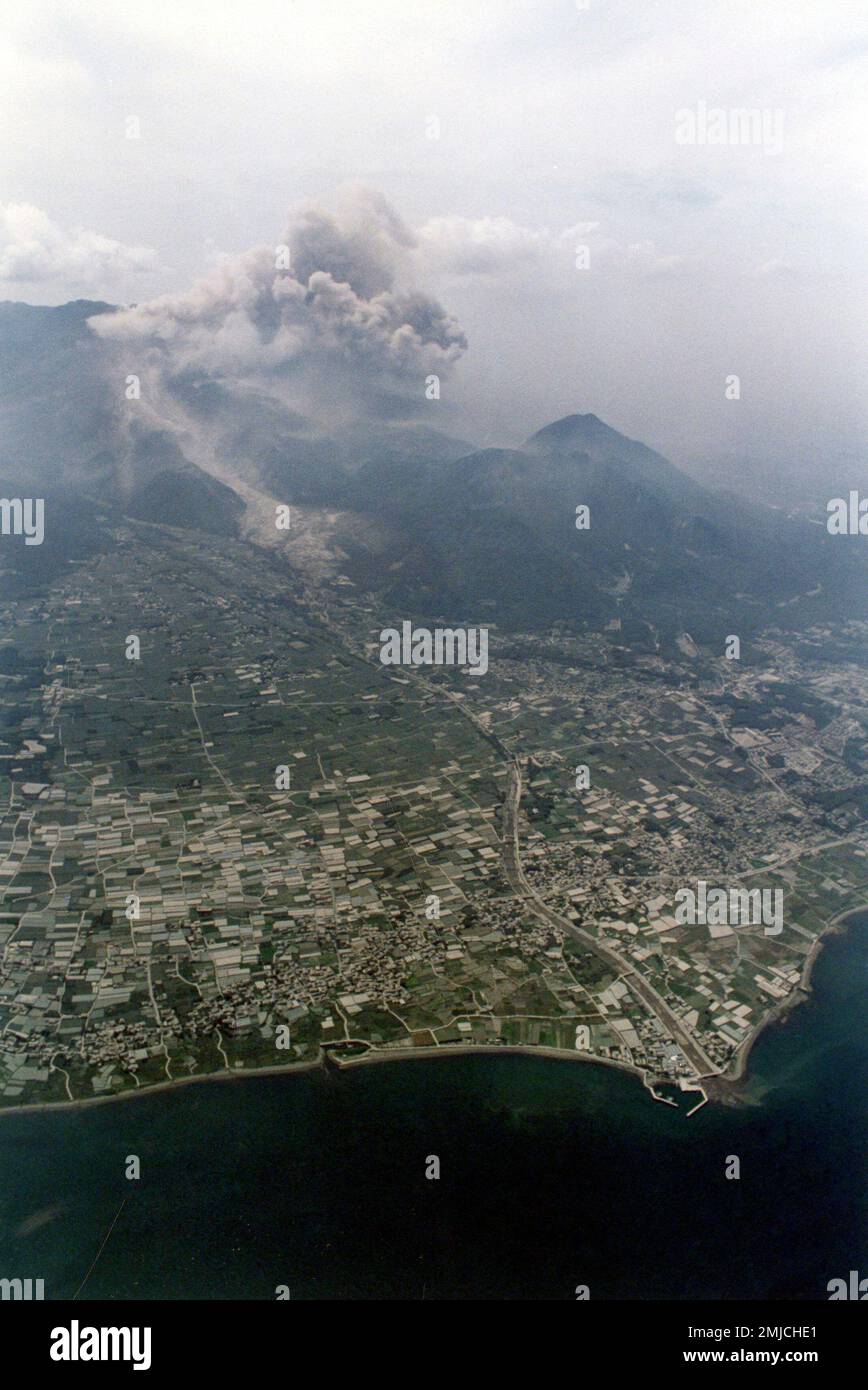 Volcanic flow is spewed from Mount Unzen in Shimabara, southern Japan ...