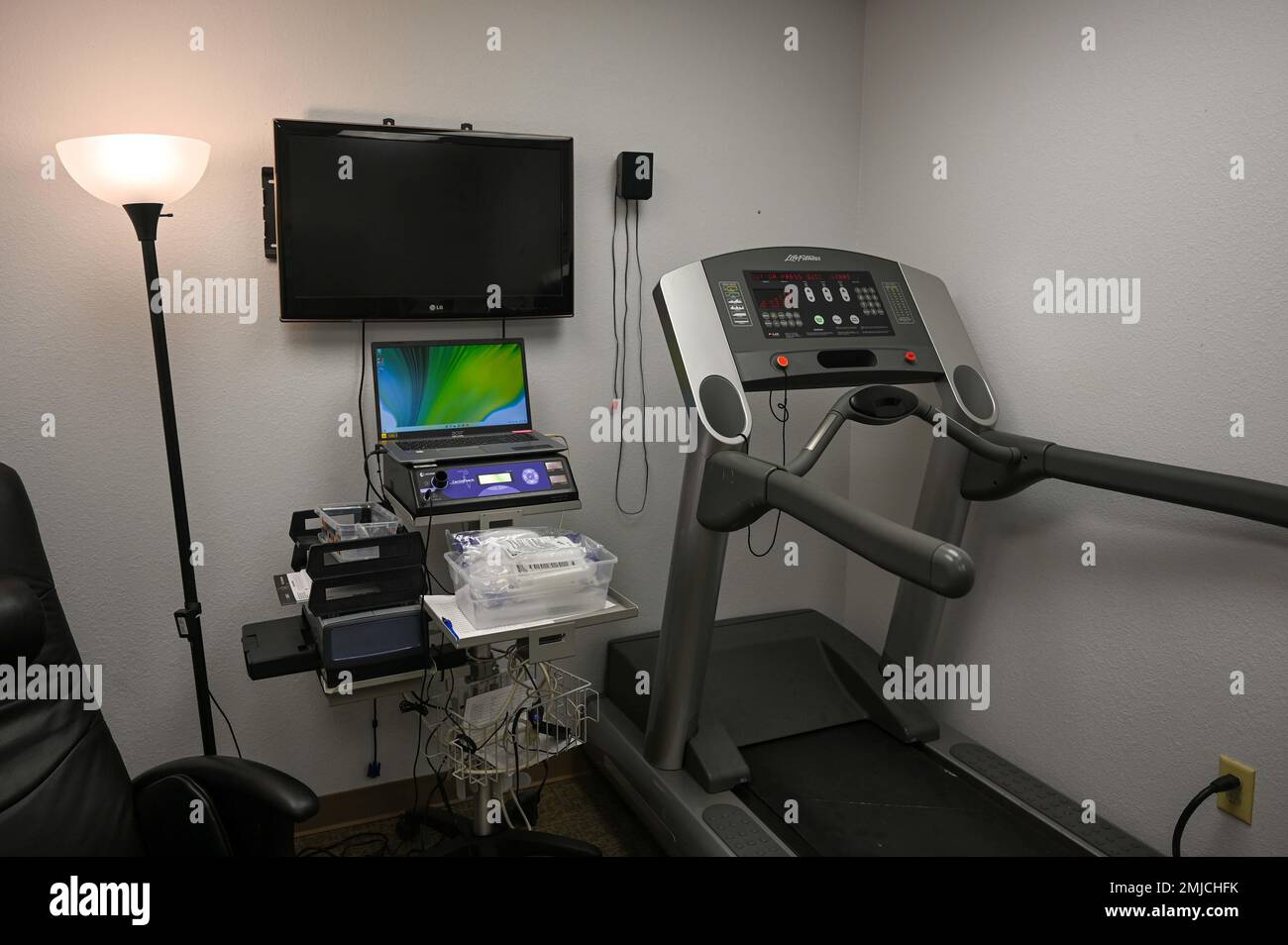 The VO2 machine and resting metabolic tester help people to understand ...