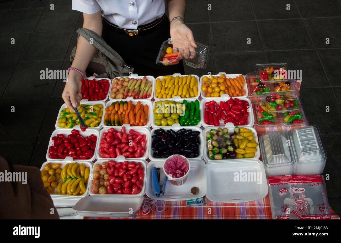 Full mung hi-res stock photography and images - Alamy